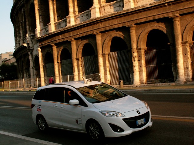 Come chiamare taxi a Roma